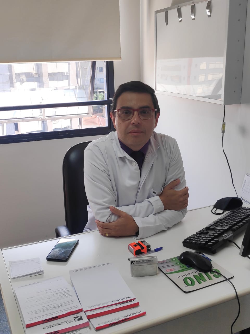 Médico realiza de forma pioneira cirurgia minimamente invasiva em ...