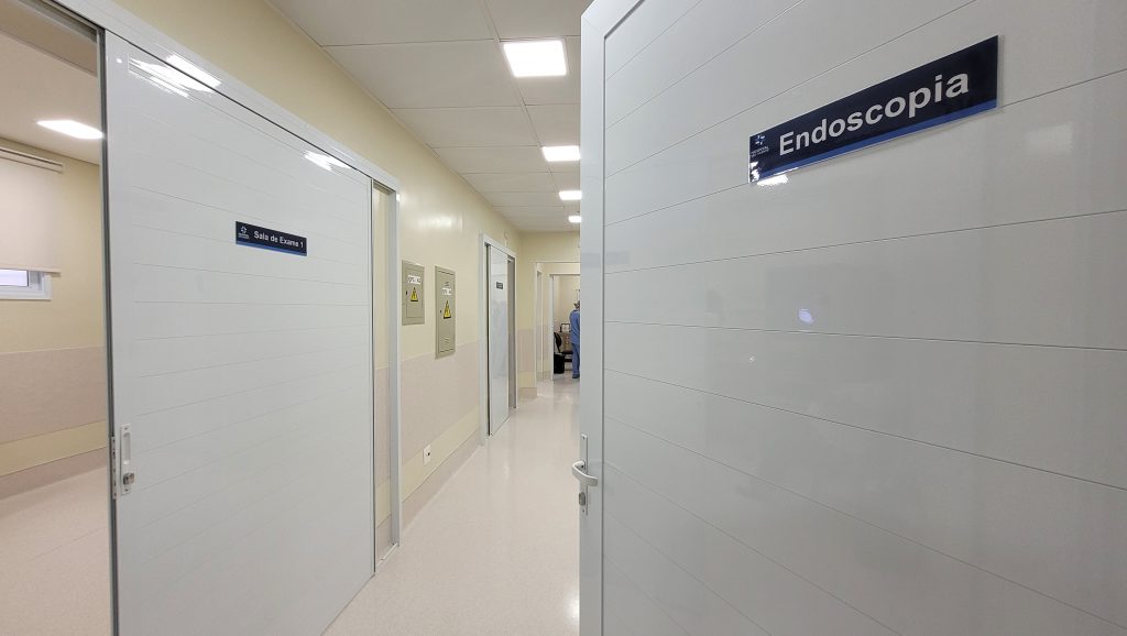Nova Endoscopia tem espaço maior, duas salas de exames e leitos de ...