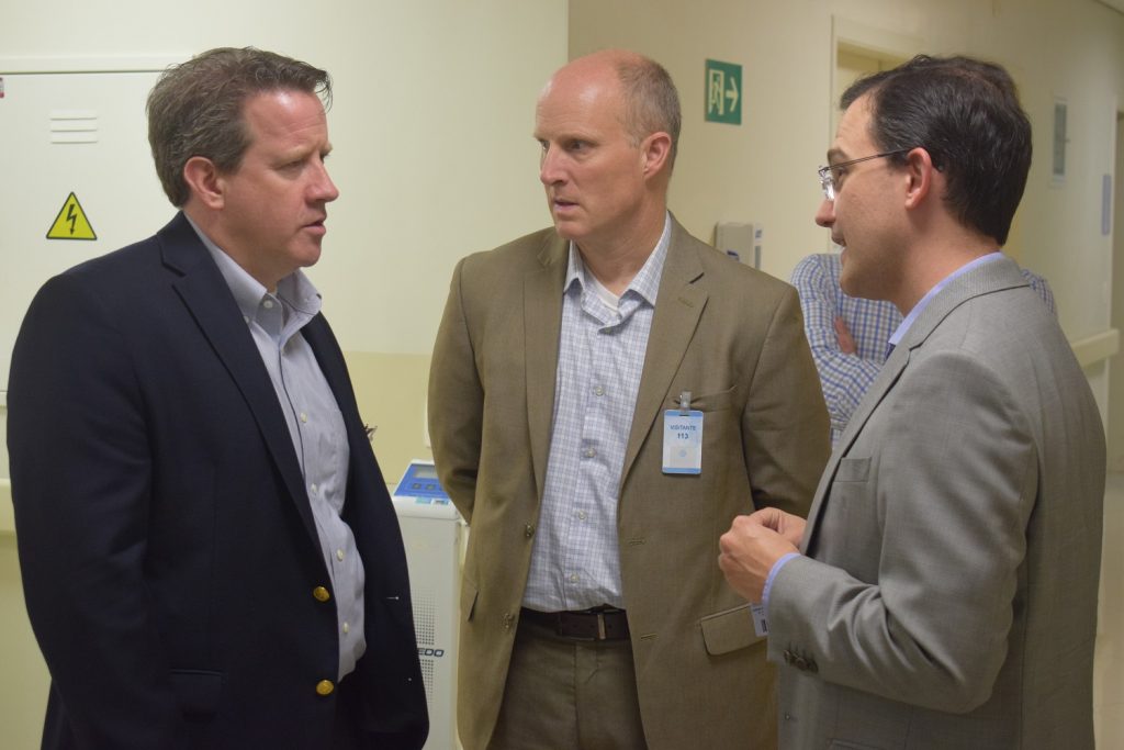 Executivos visitam IBCC e estreitam laços para pesquisa clínica ...